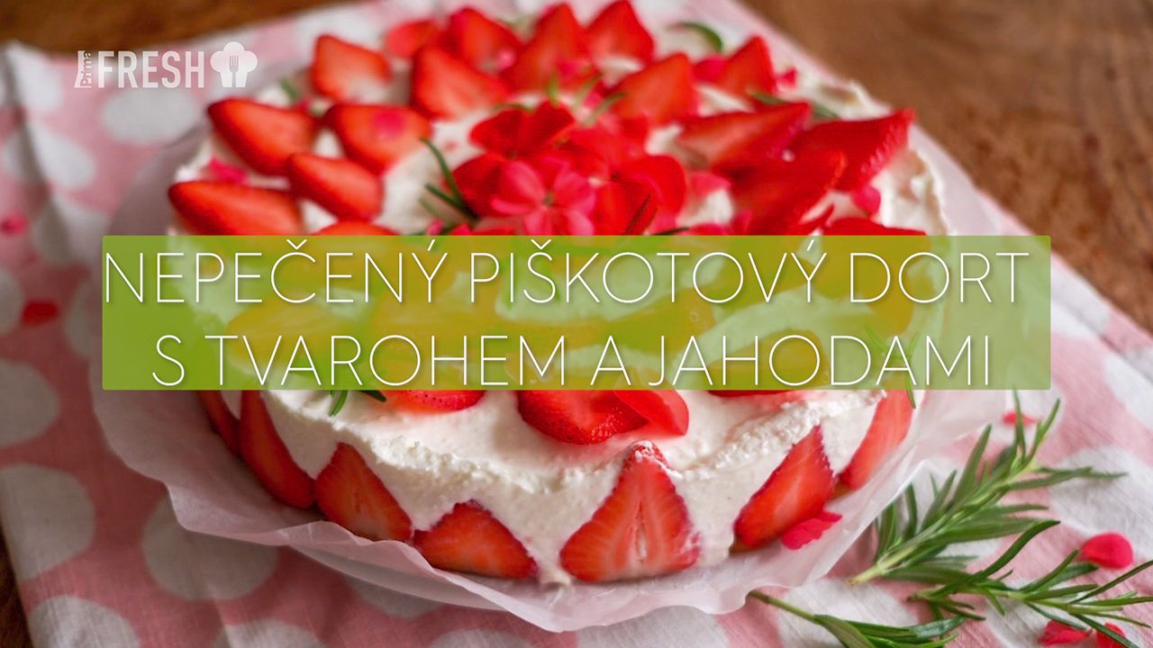 Nepečený piškotový dort s tvarohem a jahodami recept | Stream