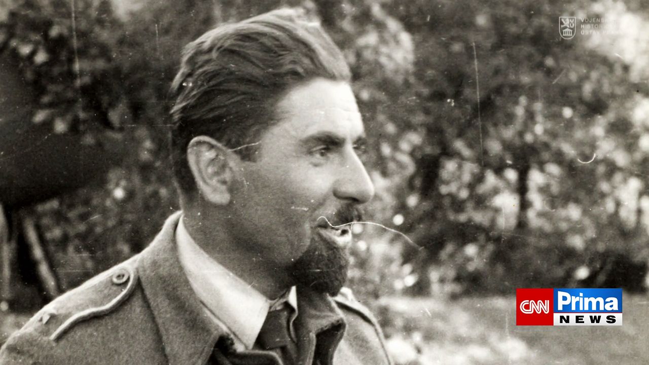 František Fajtl: Českoslovenští piloti na letišti Tri Duby | Stream