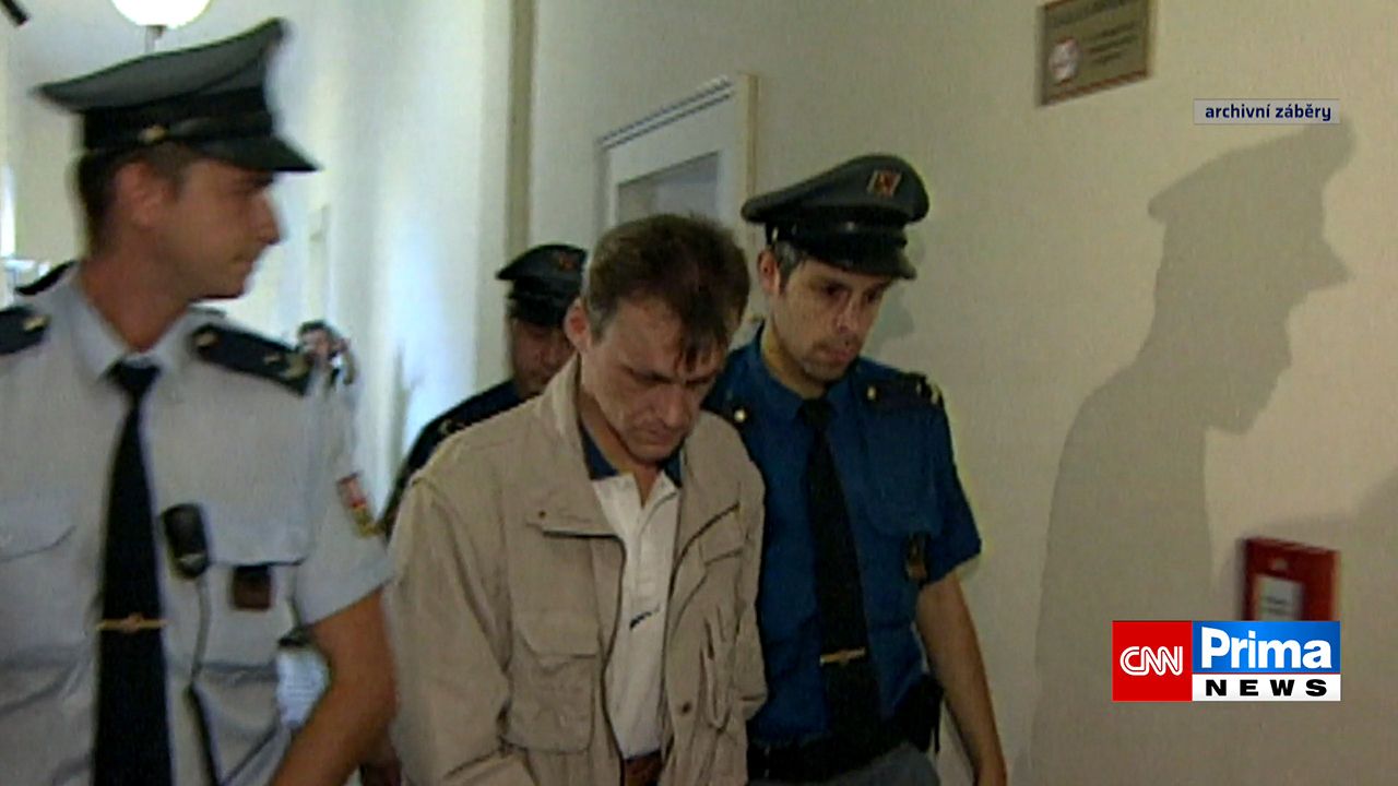 Největší srab Česka zabil tři babičky. U soudu brečel, bylo mu líto ...